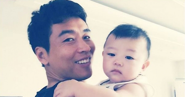 Imutnya Baby Daebak Makan Roti Pertama Kali di 'Superman is Back'