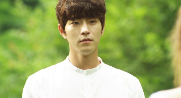 Wajah Sendu, Hong Jong Hyun Tetap Mesra di 'Alice: Boy From Wonderland'