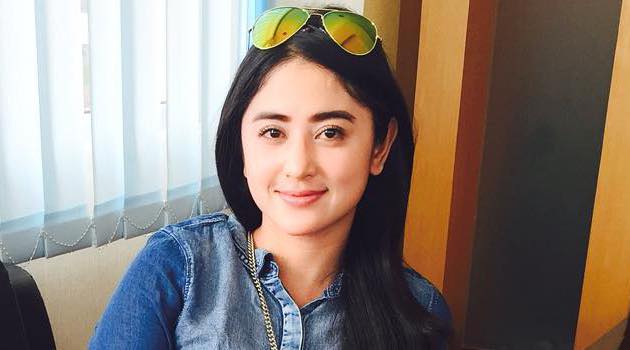 Perankan Pembantu Seksi, Dewi Persik Jadi Rebutan di Sinetron 'Centini ...