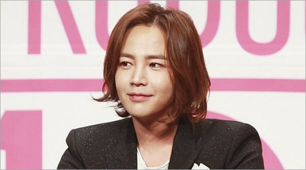 Dramatis dan Emosional, Intip Wajah Sendu Jang Geun Suk di Poster 'Daebak'