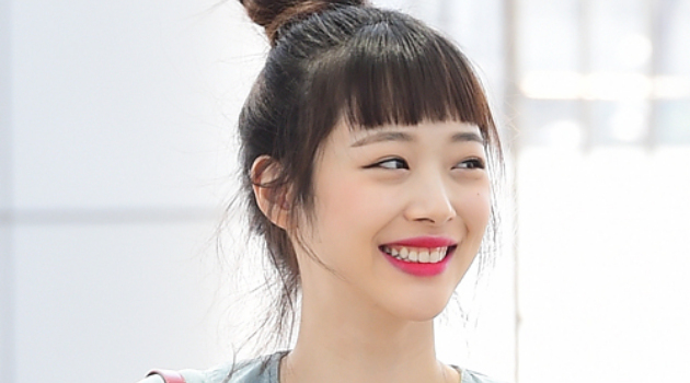 Pindah Lapak ke Weibo, Sulli Kembali Pamer Selca Tanpa Bra