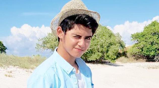 Cover Lagu Sandy Sandoro, Suara Merdu Aliando Bikin Netizen Meleleh