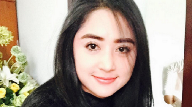 Instagram 'Lenyap' Usai Heboh Foto Syur, Dewi Persik Disamakan dengan ...
