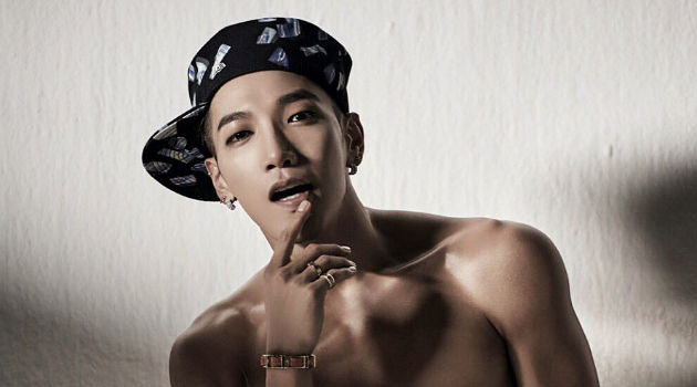 Bikin Meleleh, Jun.K 2PM Tampil Lusuh dan Pamer Abs di Foto Poster Konser