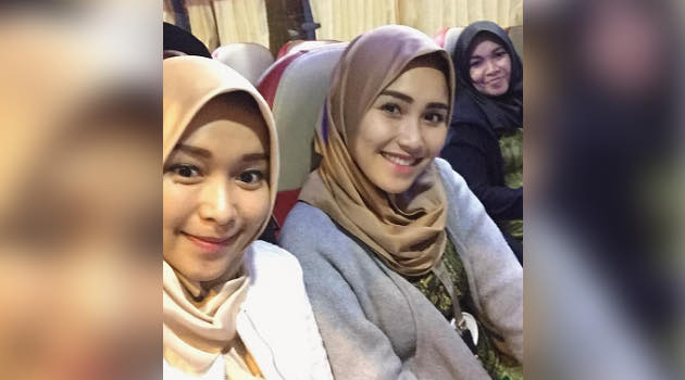 Berangkat Umroh, Adik Ayu Ting Ting Dipuji Cantik Berhijab Mirip Citra Kirana
