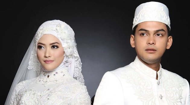 Foto-Foto Pernikahan Syar'i dan Romantis Ridwan Ghani dan Adhitya Putri