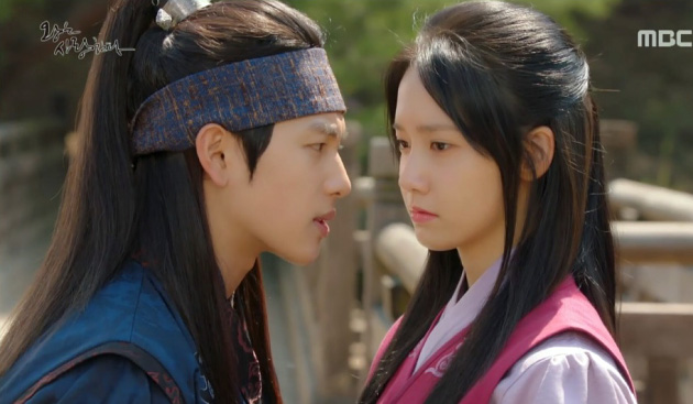 Menangis di 'The King in Love' , Yoona Berlutut Depan Jang Young Nam