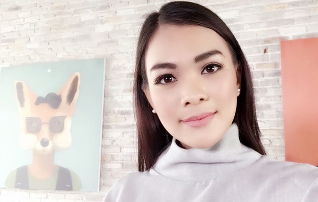 Tak Cuma Pesta Mewah, Kebaya Tunangan Kezia Warouw Juga Curi Perhatian ...