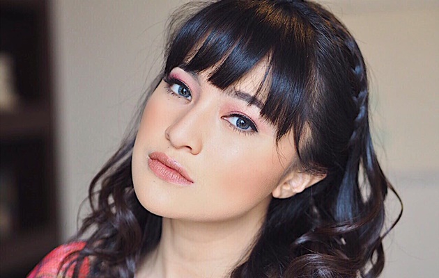 Seksi Umbar Paha, Wajah Cantik Marshanda Dibilang Mirip Mendiang Julia ...