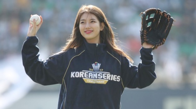 Super Cantik, Penampilan Suzy di Pertandingan Baseball Ini Dijamin ...