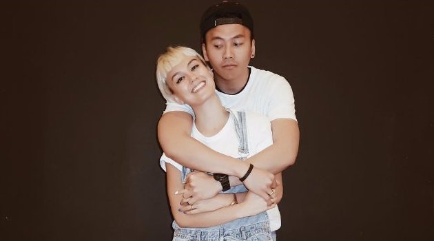 Bantah Isu Putus, Agnes Monica dan Wijaya Saputra Kembali Umbar Aksi Mesra