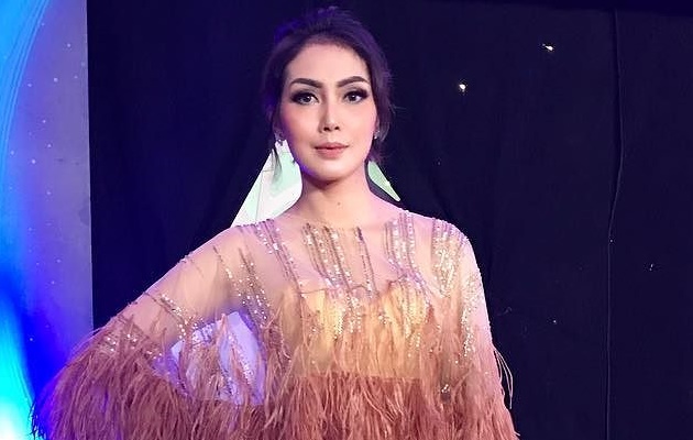 Berhenti Jadi Host 'Insert' Karena Berhijab, Fenita Arie Banjir ...