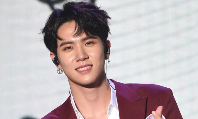Lengkapi Teaser 'True Colors', Kim Dong Han JBJ Wakili Warna Biru