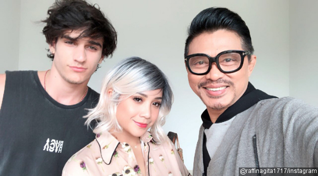 Pakai Wig dan Pamer Paha Seksi, Nagita Tak Mau Kalah Saing dari Ayu Ting Ting?