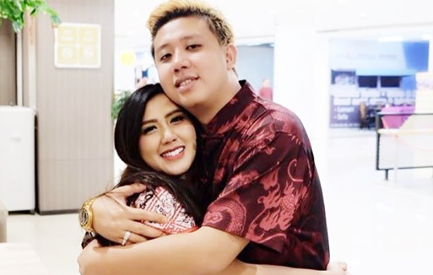 Kembali Diterpa Isu Investasi Bodong, Suami Rey Utami Dilaporkan ke Polisi