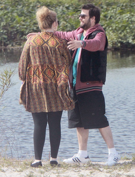 Adele Ungkap Kekasihnya Seorang Duda