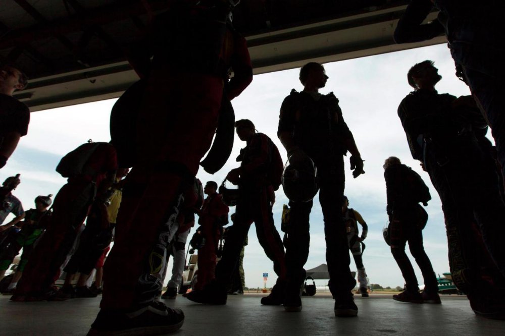 138 Penerjun Payung Terjun Terbalik Pecahkan Rekor Dunia