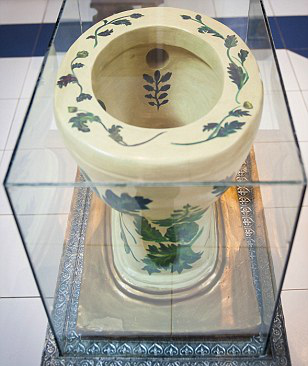 Museum di India Tawarkan Koleksi Toilet Bersejarah