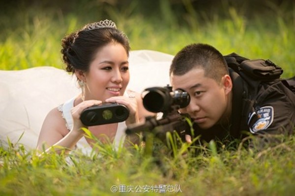 Foto Prewedding Keren Ala Polisi Tiongkok