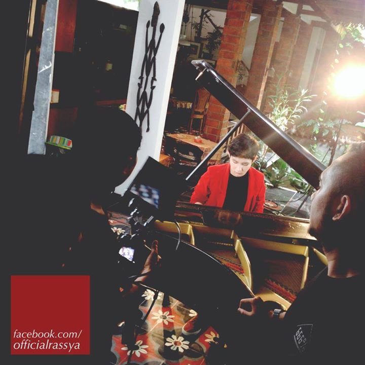 Teuku Rassya Buat Fans Terpukau di Foto Syuting Video Klip 'Kamu'