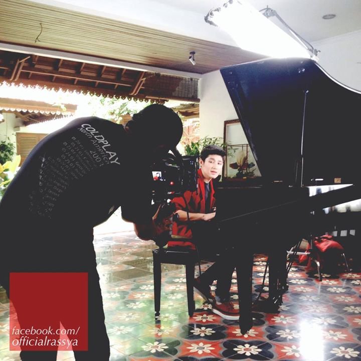 Teuku Rassya Buat Fans Terpukau di Foto Syuting Video Klip 'Kamu'