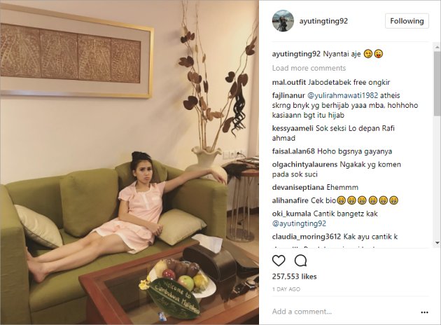 Dicibir Gara-Gara Sumpalan Dada, Ayu Ting Ting Pede Umbar Pose 'Menantang'