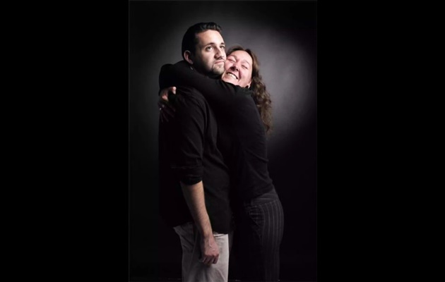 Ada yang Pasrah Hingga Romantis, 8 Cara Pelukan Ini Gambarkan Hubungan Kamu