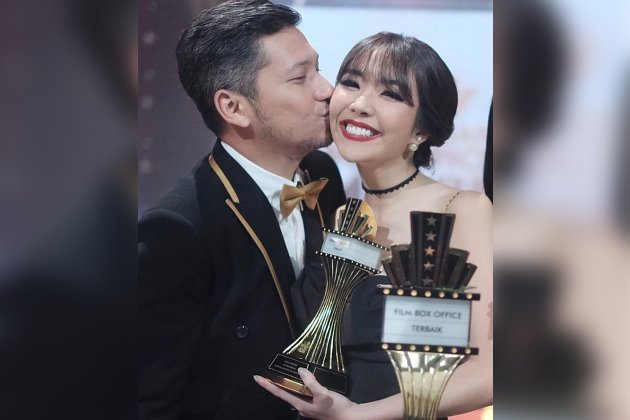 FOTO: Diisukan Oplas, Foto-Foto Ini Buktikan Gisel Pede Umbar Belahan ...