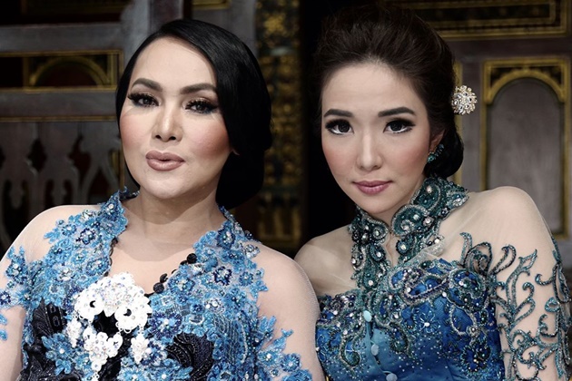 FOTO: Diisukan Oplas, Foto-Foto Ini Buktikan Gisel Pede Umbar Belahan ...