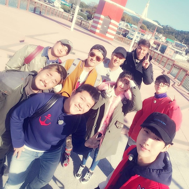 Manisnya IU Syuting 'Flower Crew' Bareng Pemain 'Moonlight' Ini
