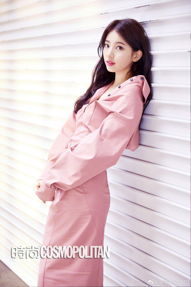 Jadi Cover Majalah Tiongkok, Suzy Super Cantik Pakai Busana Pink