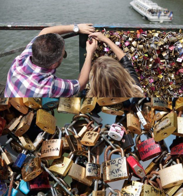 Jembatan Gembok Cinta di Paris Akan Dibongkar, Lho Kenapa?
