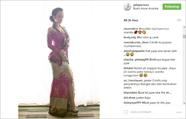 Pakai Kebaya Seksi dan Pamer Paha Mulus, Julia Perez Banjir Pujian Netter
