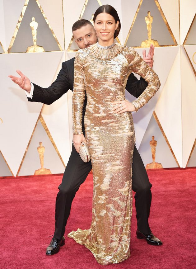 Pose Kocak Justin Timberlake dan Jessica Biel di Red Carpet Oscar 2017