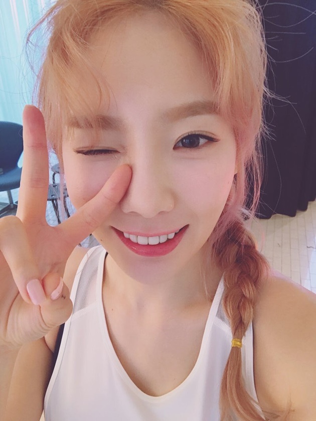 Ultah Ke-28, Tae Yeon SNSD Unggah Selca Imut dan Pesan Manis Ini