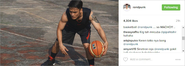 Pamer Otot Kekar di 'Raja', Tato Randy Pangalila Malah Bikin Gagal Fokus