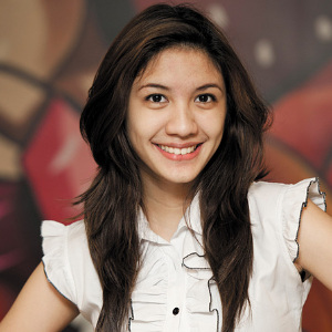 Profil Acha Sinaga yaitu Biodata, Profil Pribadi & Data Keluarga ...