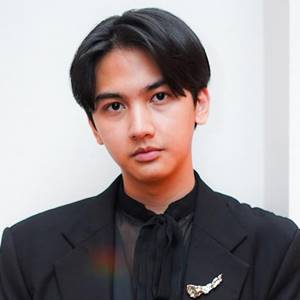 Ari Irham: Berita, Foto, Video, Lirik Lagu, Profil & Bio | Halaman ...
