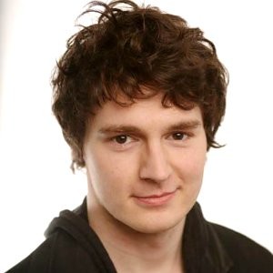 Benjamin Walker: Berita, Foto, Video, Lirik Lagu, Profil & Bio ...