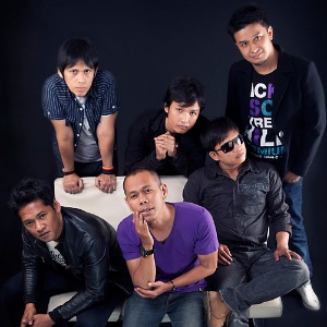 Caffeine: Berita, Foto, Video, Lirik Lagu, Profil & Bio | Halaman Utama ...