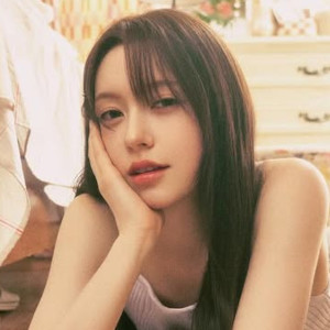 Chanelle Moon: Berita, Foto, Video, Lirik Lagu, Profil & Bio | Halaman ...