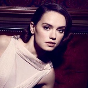 Profil Daisy Ridley yaitu Biodata, Profil Pribadi & Data Keluarga ...