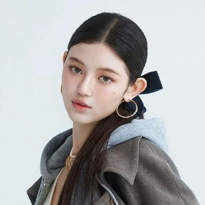Danielle: Berita, Foto, Video, Lirik Lagu, Profil & Bio | Halaman Utama ...