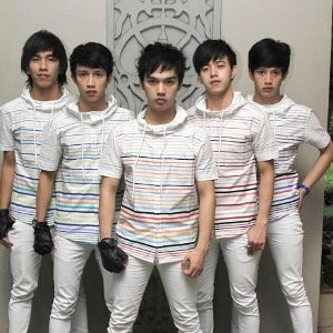 Dragon Boyz: Berita, Foto, Video, Lirik Lagu, Profil & Bio | Halaman ...