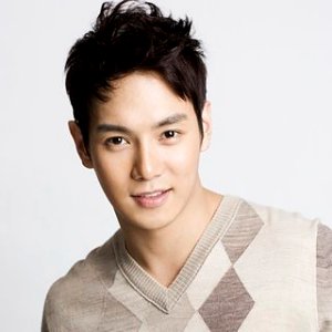 Hwanhee: Berita, Foto, Video, Lirik Lagu, Profil & Bio | Halaman Utama ...
