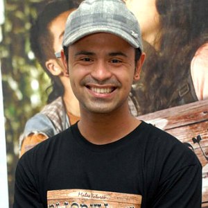 Mike Lucock: Berita, Foto, Video, Lirik Lagu, Profil & Bio | Halaman ...