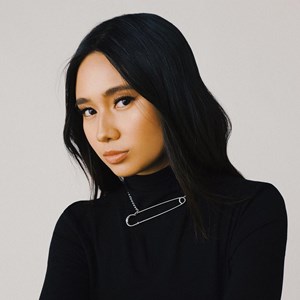 NIKI: Berita, Foto, Video, Lirik Lagu, Profil & Bio | Halaman Utama ...