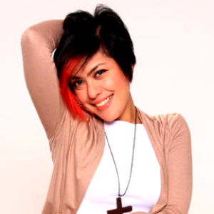 Novita Dewi: Berita, Foto, Video, Lirik Lagu, Profil & Bio | Halaman ...