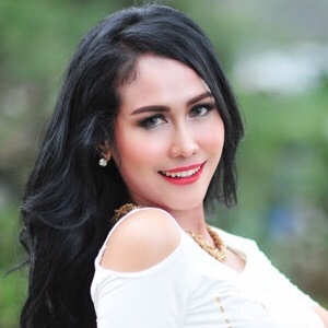 Profil Ratu Meta yaitu Biodata, Profil Pribadi & Data Keluarga - WowKeren.com