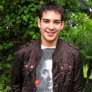 Profil Riza Shahab yaitu Biodata, Profil Pribadi & Data Keluarga ...